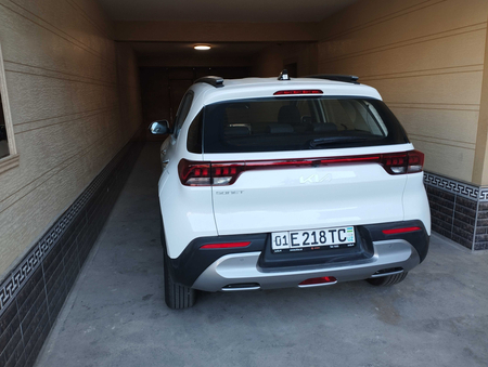 Kia sonet 2 pozitsiyasi sotiladi