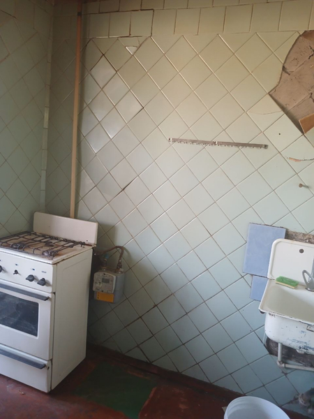 Срочно продам 2 ком кв 3 мик 3 этаж середина