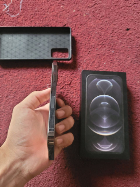 Iphone 12 piro LLA 256 talik