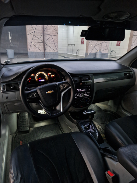 Lacetti 1.6 srochna sotiladi