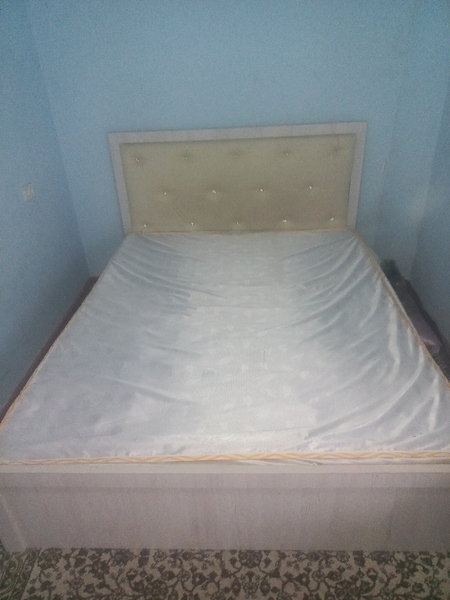 Komplekt mebel xolati yaxshi