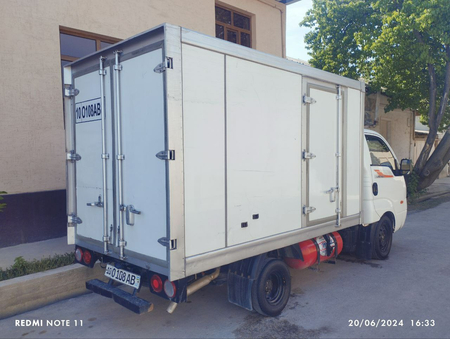 Kia bongo ishga tayyor juda yaxshi moshina ozimmiki yili 2008 ishi yoq