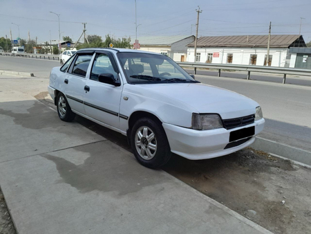 Daewoo Racer srochna sotiladi