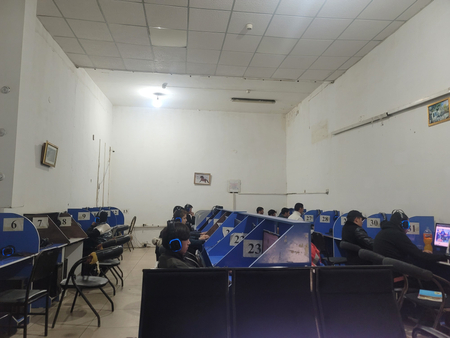 GAME club internet kafe  sotiladi ishlab turgan joy.magazin sotilmaydi