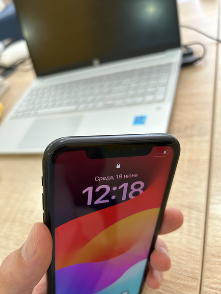 Iphone XR 64 GB идеальный