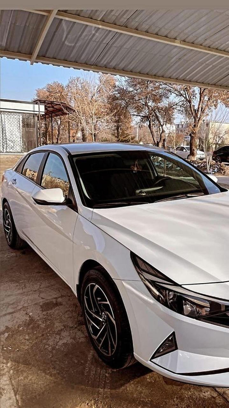 Hyundai Elantra 2022