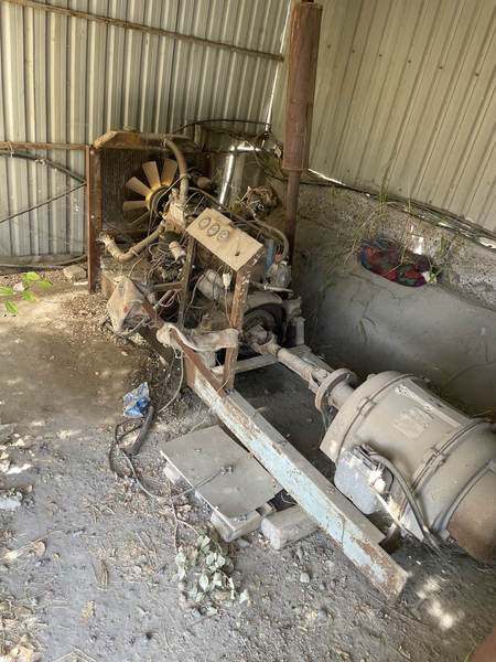  Generator sotiladi