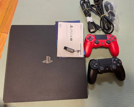 PlayStation 4 pro 500gb ssd. srochna sotiladi\\nIkkita jostigi bor