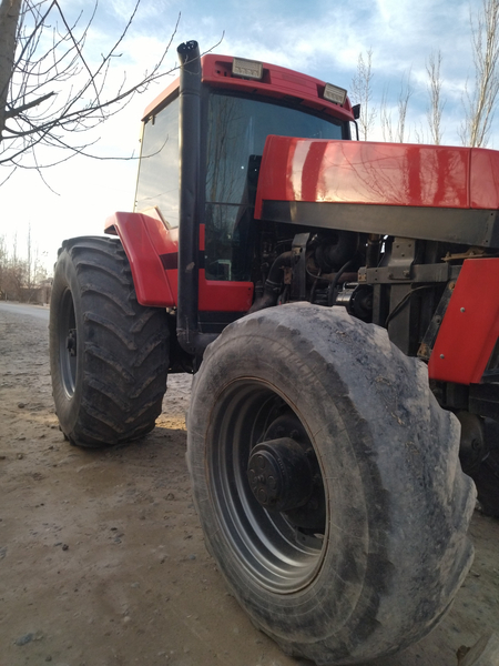 Magnum traktor 8940