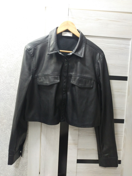 Куртка укороченная.Bershka.