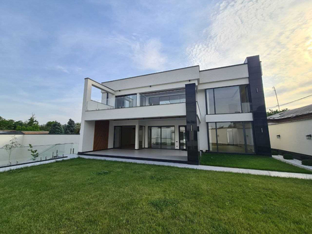 Продается Великолепный с 1300 кв.м (Центр Луначарского)