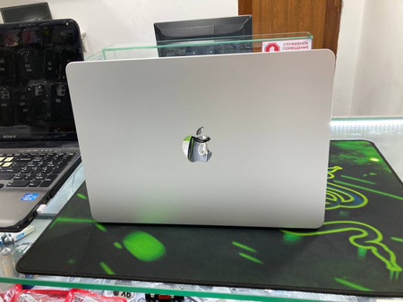 MacBook Air M2 2022