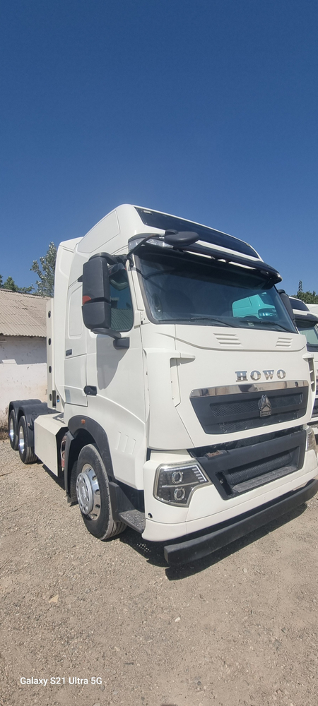 Howo-T7H 6x4 CNG E5 (2018)