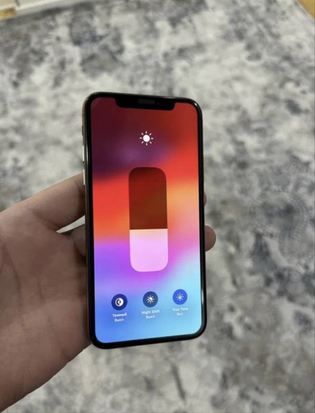 Iphone xs sotiladi bez karopka yomkst 77 64gb usta kormagan xolat yaxw