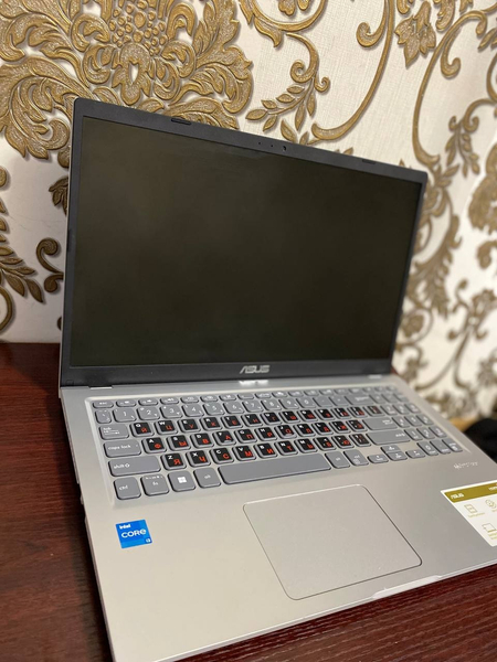 Asus X515E i3-115G4 4 GB  SSD 256 GB 15,6