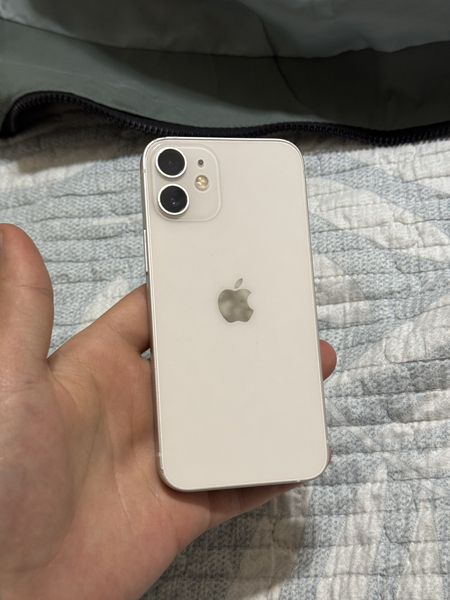 Iphone 12 mini srochna sotiladi