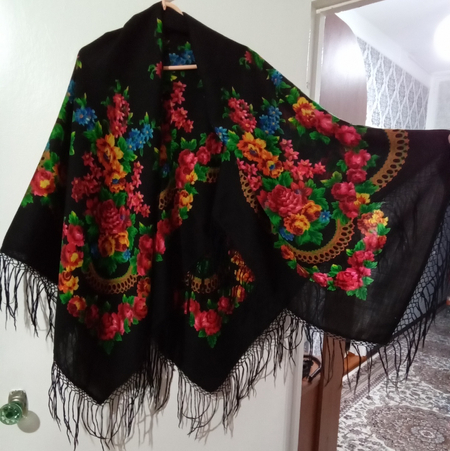 Большой , очень красивый, 100%  шерсть , платок