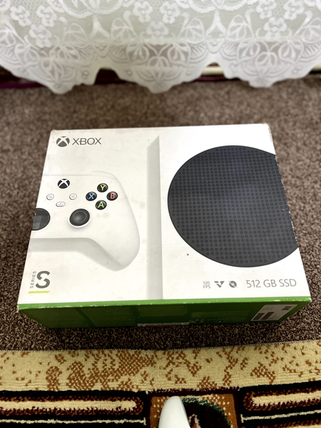 Срочно продаю Xbox Series S (на запчасти)