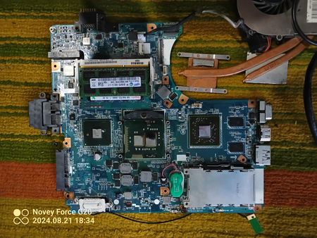 Sony m961 plata  yusuf