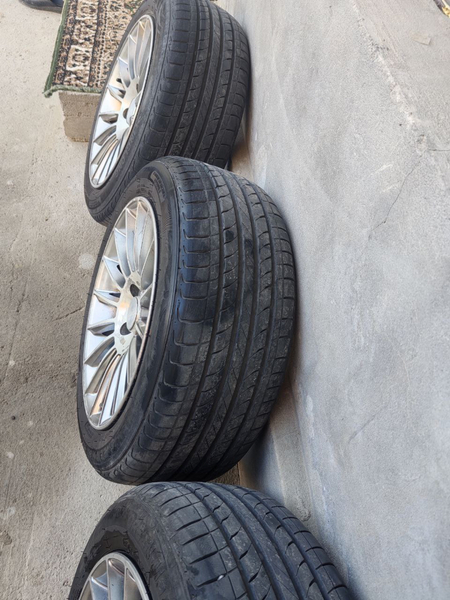 R15 Diska balon sotiladi xolati yaxshi Diska butun
