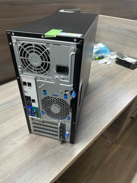 Сервер HPE ProLiant ML310e Gen8 v2