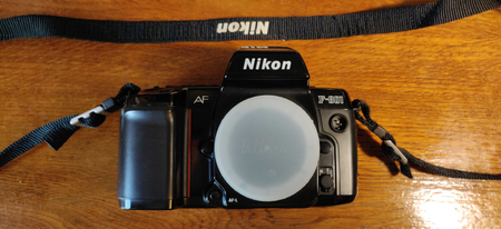 Nikon F-801 фотоаппарат с объективом AF Micro Nikkor 60mm 1:2.8D Japan