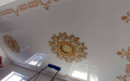 Натяжные потолки глянцевые и матовые, однотонные и с  печатью