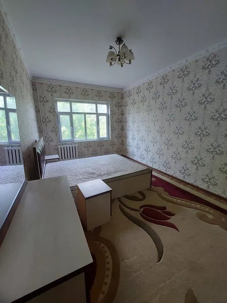 Мирзо-Улугбек.  3/1/5. 72м². Ор/р. РЕСТОРАН DUNYO. Z.
