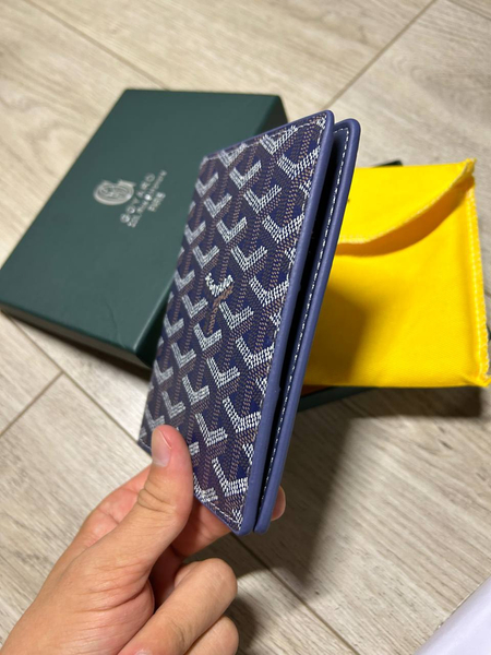 Срочно Продаю портмоне Goyard