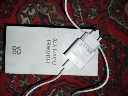 Huawei Nova Y70 sotiladi.