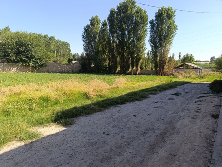 Yer srochni sotiladi 10 sotix qarorda zaxvad 2 sotix