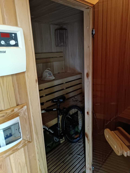 Продается дом 2 уровень Янгиабад 4 соток 8 комнат
Янгиобод