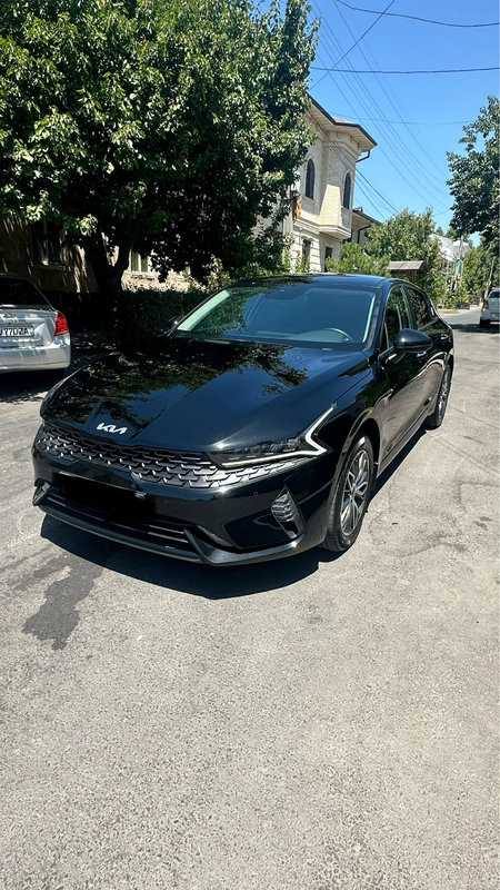 Kia k5 sotiladi