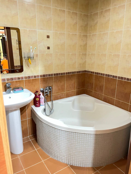Продается 3х комнатная квартира,ц5,Юнусабад,магазин Лакоста,75 м2