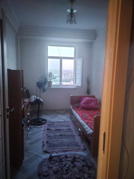Продается Алгоритм 30квартол 3-комнотное квартира