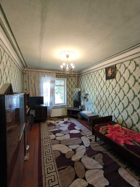 Продается квартира метро Ойбек 110 школа 2/4/4 62м2
