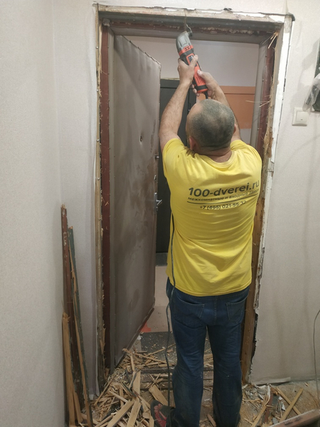 Установка межкомнатных дверей