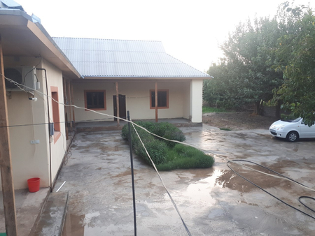 Продаётся дом. Uy sotiladi.