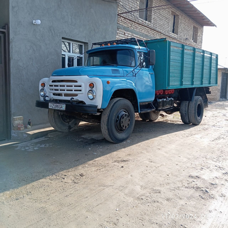 Zil 130G sotilad