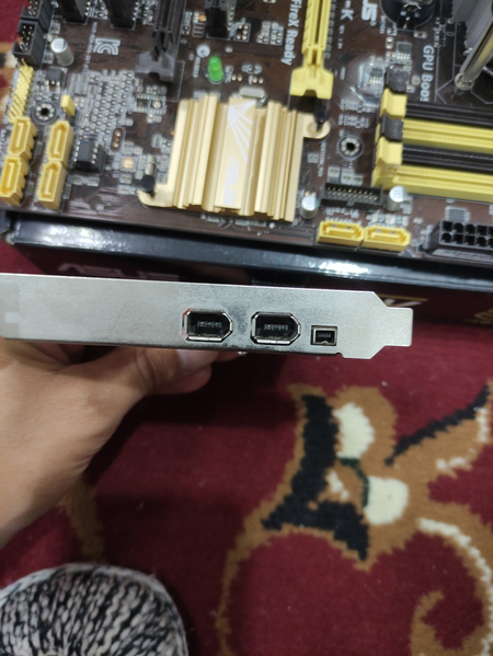 Контроллер PCI-E, 1394a, 2внеш+1внутр порт, модель PCIe1394a