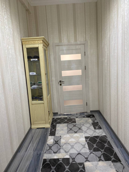 Сдается 2 х комнатная Метро Новза
