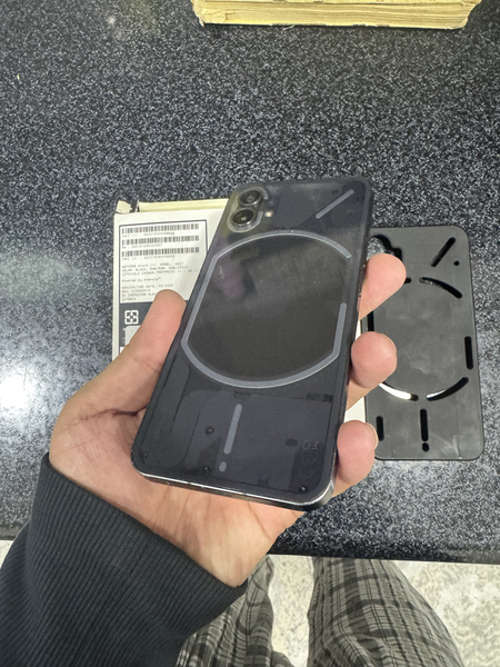 nothing phone pamit 8.256g holati yahwi karopka dak bor oqip tel qli