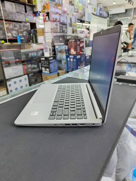HP Laptop 14 (i3-10/8/256)