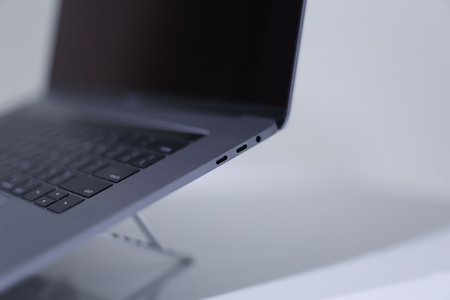 Macbook Pro Sotiladi!