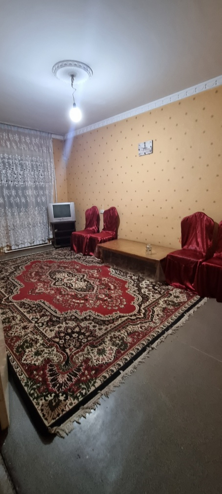 Продаётся квартира на Сергели 8.  Своя.  Без ремонта