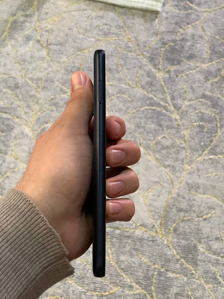 Telefon sotiladi