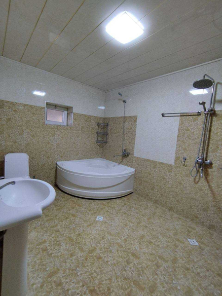 Продается  Новый Дом  4 соток 4 комнат. Адрес; Травматология.