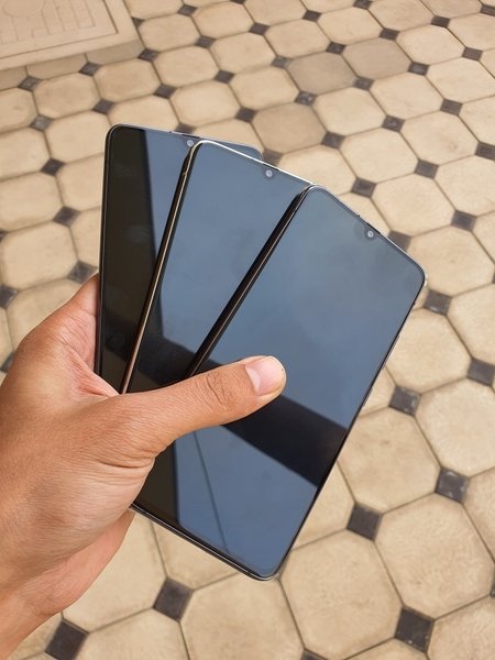 Samsung Galaxy A90 5G. OzU 6/128 GB. Snapdragon 855. IME o'tkan 100%