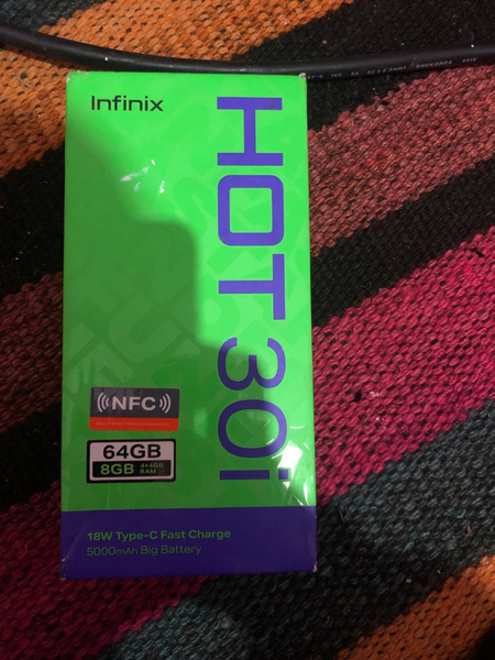 Infinx hot 30i sotiladi 64 GB
