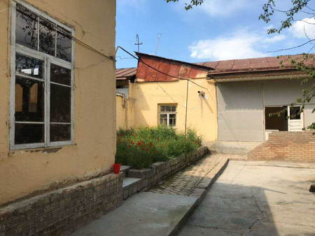 Kaftarxona hududida hovli sotiladi!